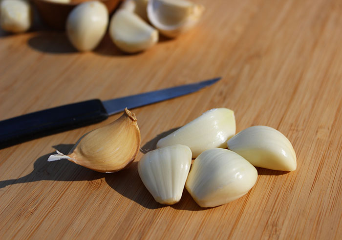 Top 4 Garlic Benefits, Allicin and Sulfur-Containing Compounds